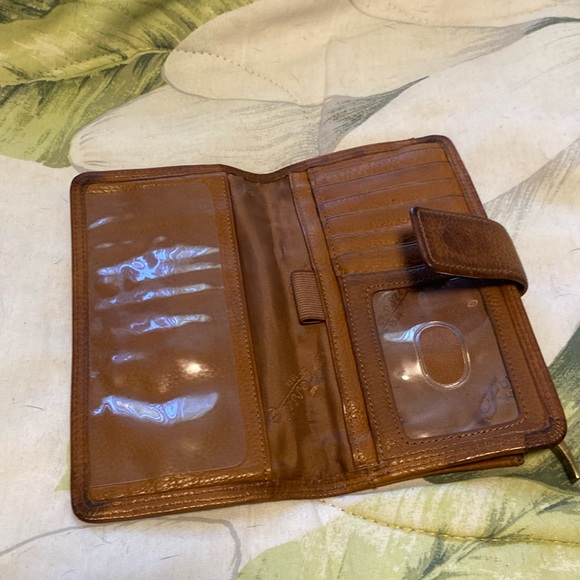 Fossil | Bags | Fossil Checkbook Leather Wallet | Poshmark